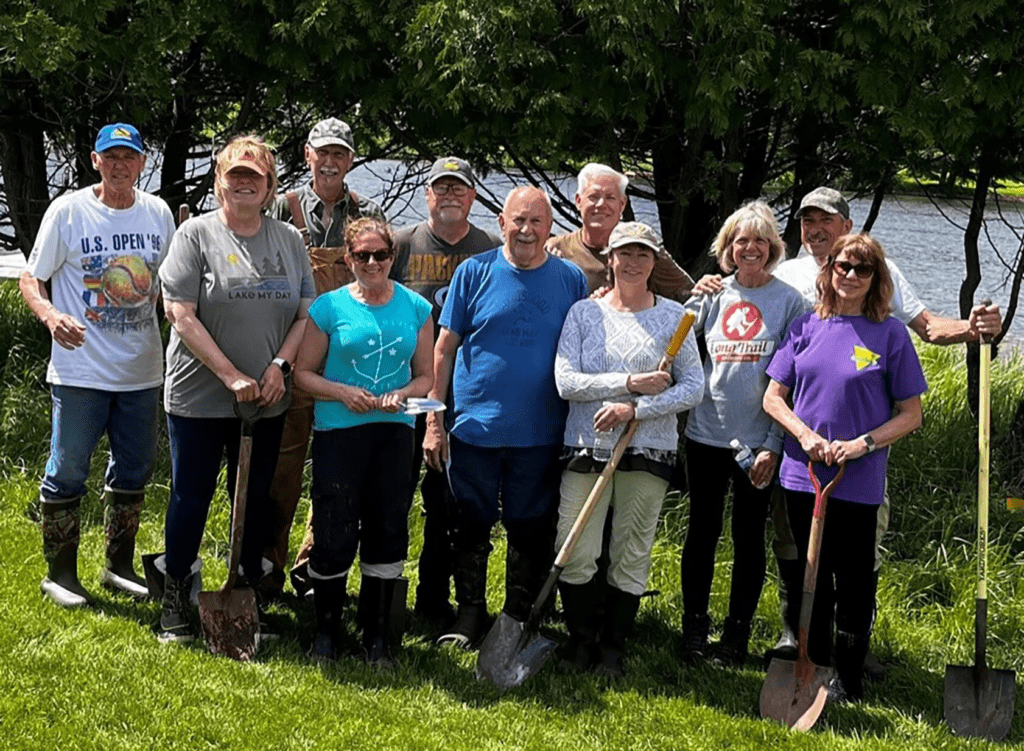 Volunteers plant over 300 native plants on Eagle River shoreline ...